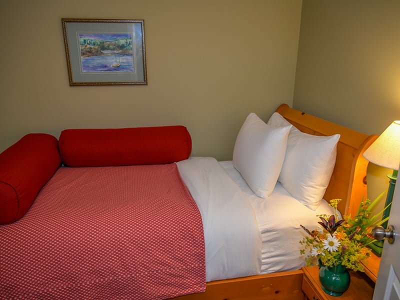 Churchill Cottage on Salt Spring Island │ Hastings House