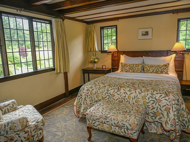 The Manor East Suite on Salt Spring Island │ Hastings House