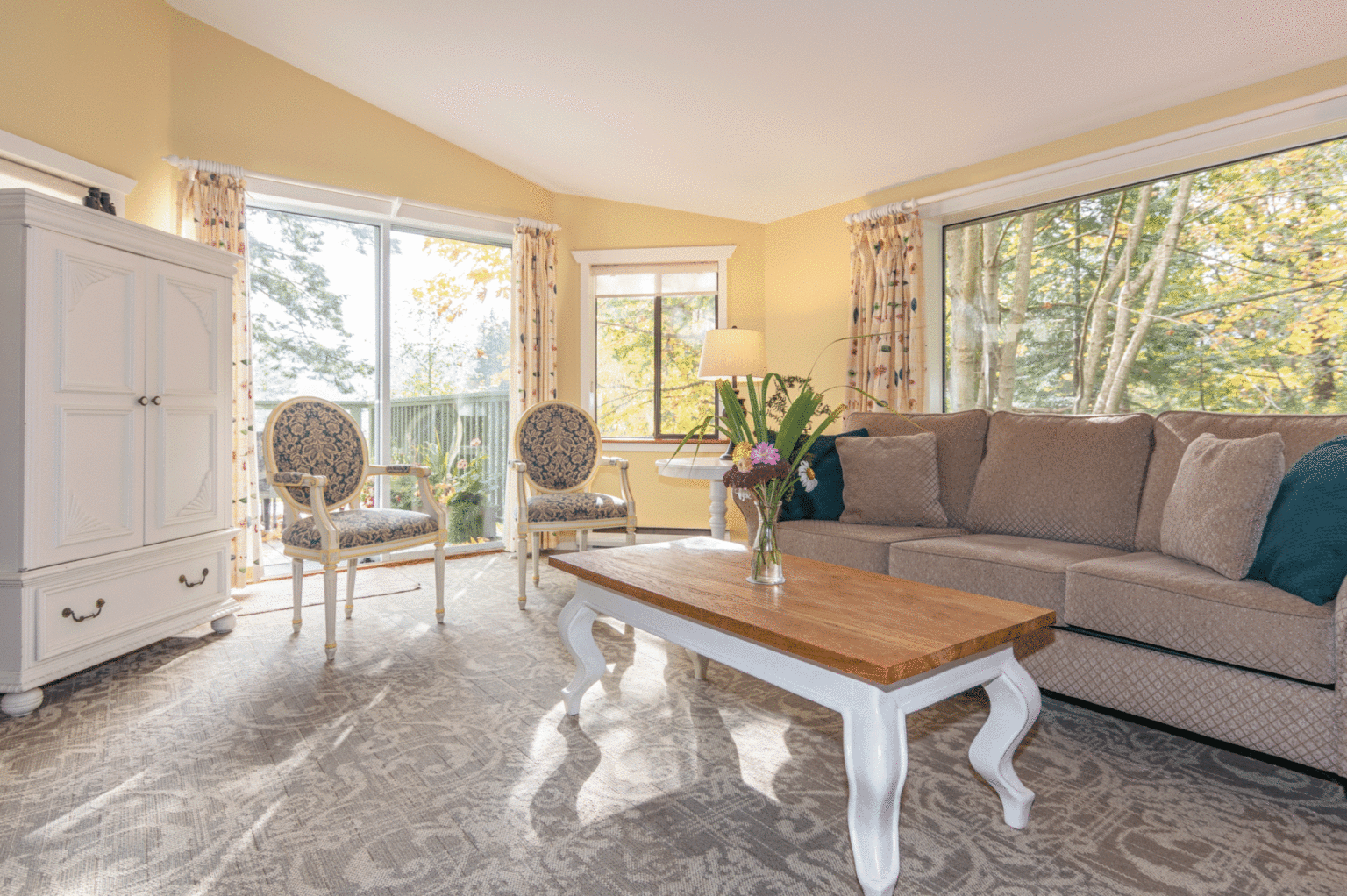 Rooms and Rates on Salt Spring │ Hastings House